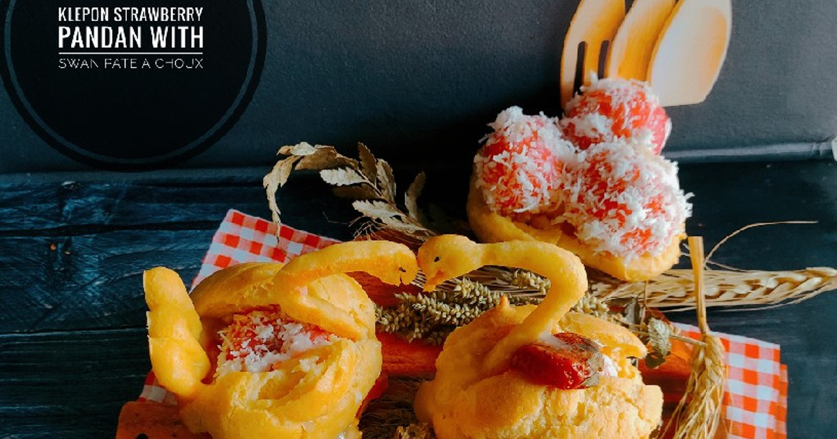 Resep Strawberry Klepon Filled Swan Pate A Choux oleh Gita Rahayu - Cookpad