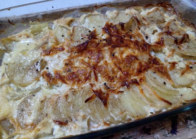 Pescado Con Crema Papas Y Queso Sardo Al Curry Receta De Silvia Dujan