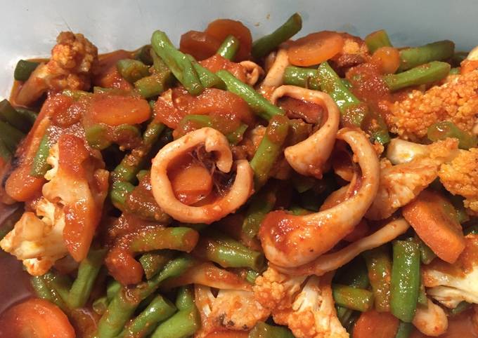 Resep Cumi tumis campur sayur oleh Rieka Handayani - Cookpad