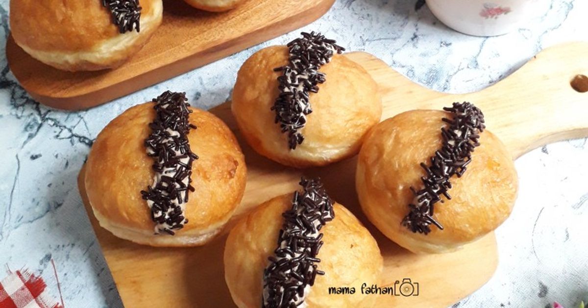 Resep Roti Goreng Cream Moka Meises oleh Mama fathan - Cookpad