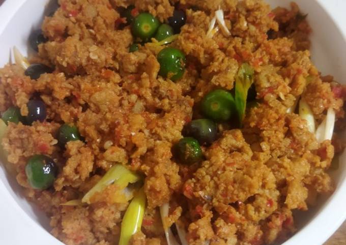 Resep Ulukutek oncom leunca oleh Estiningtyas Putri - Cookpad