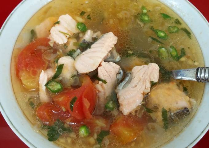 Resep Sup ikan salmon oleh Meimei - Cookpad