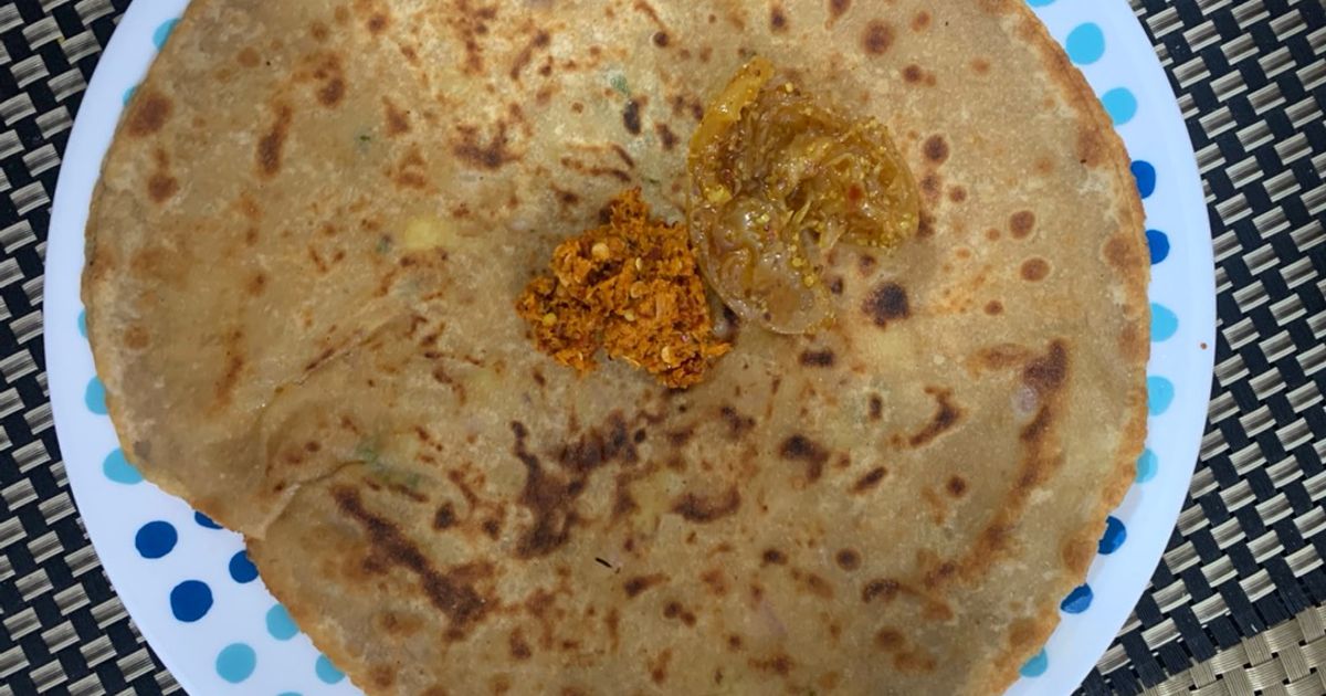 Aloo Ka Paratha Recipe by Sarosh Zeeshan - Cookpad