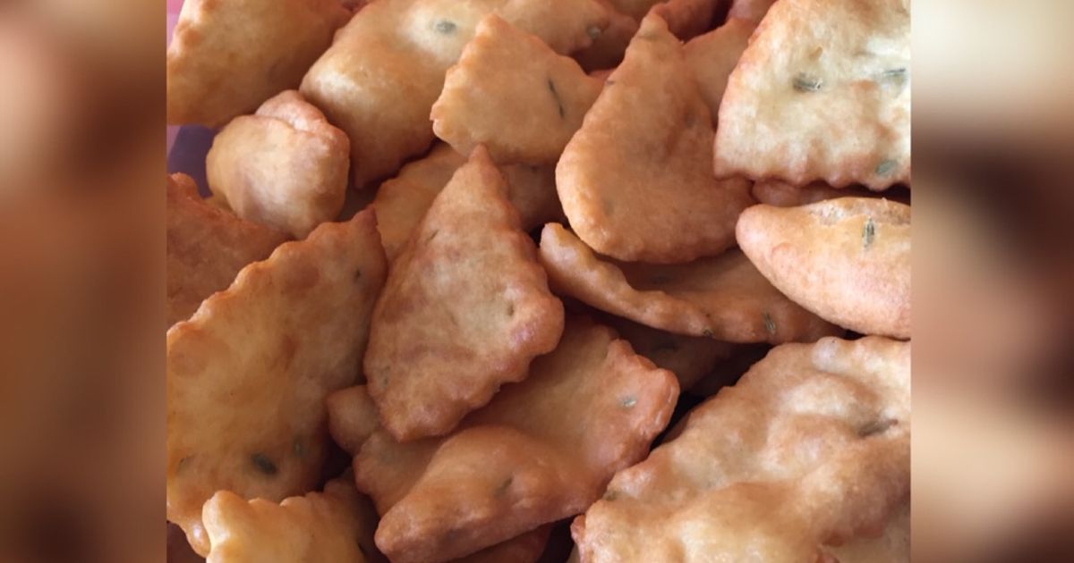 Puri With Fennel Seeds Recipe by Amina59 - Cookpad
