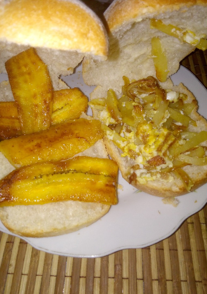 Panes Con Relleno Papas Fritas Con Huevo Y Plátanos Frito Receta de ...