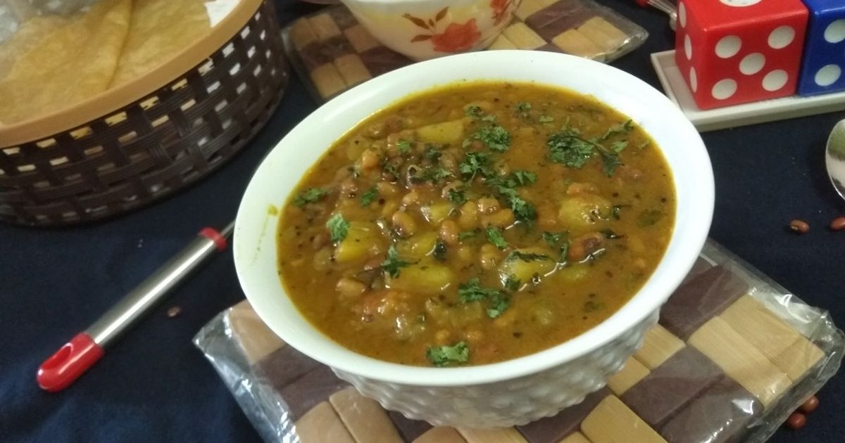 Potato Red Chori Beans (Cowpeas) Sabji Recipe by Suvas Shah - Cookpad