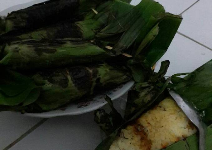Resep Nasi Bakar Ikan Tongkol Oleh Navisawy Cookpad