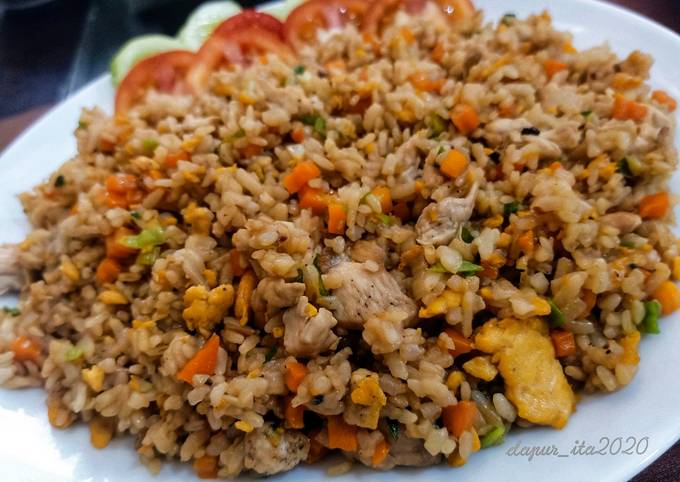 Resep Nasi Goreng Ayam Spesial oleh Anggraita - Cookpad