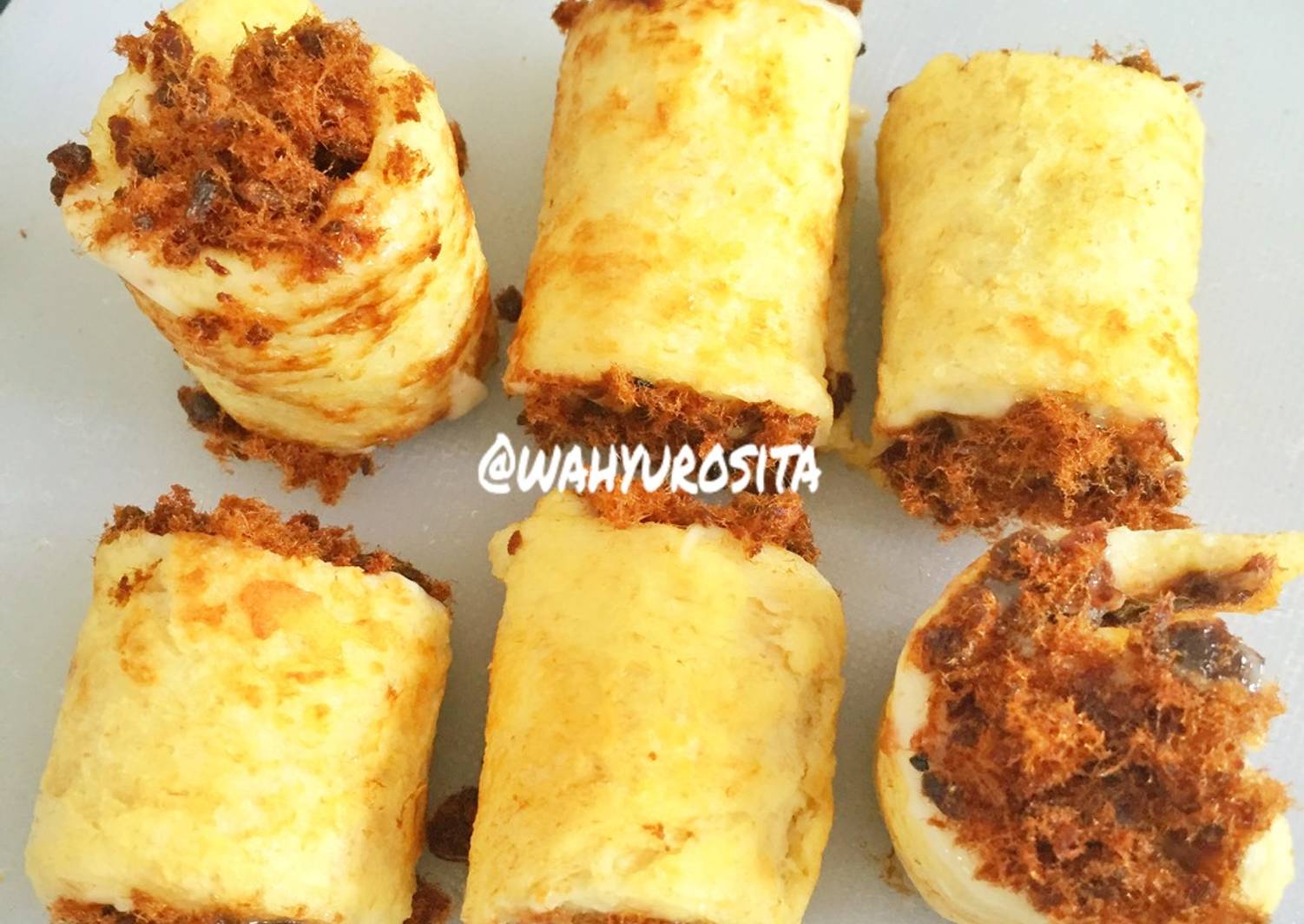Resep Simple Beef Floss Roll Bun oleh Wahyu Rosita Madasari - Cookpad