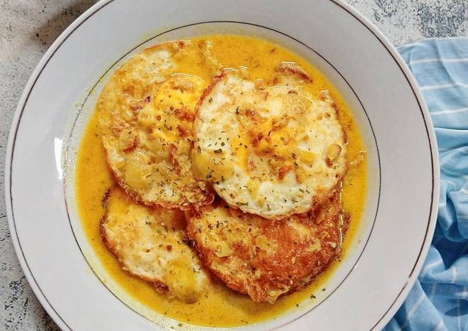Resep Opor Telur Ceplok (versi simple) oleh Agustin Nur Hasanah - Cookpad
