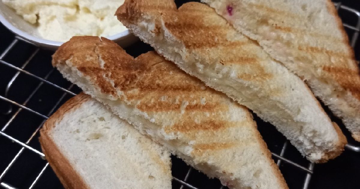 Cheese Spread Bread Toast Recipe by Ankita Tank Parmar - Cookpad