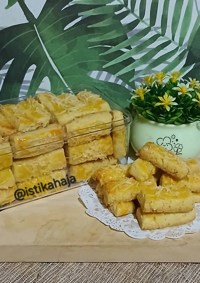 Resep 650. 1 Adonan Kue Kering Untuk Aneka Variasi : Kaastengels oleh ...