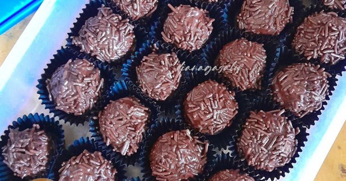 Resep Biscuit Choco Ball (Bola Coklat Biskuit) oleh diana az - Cookpad