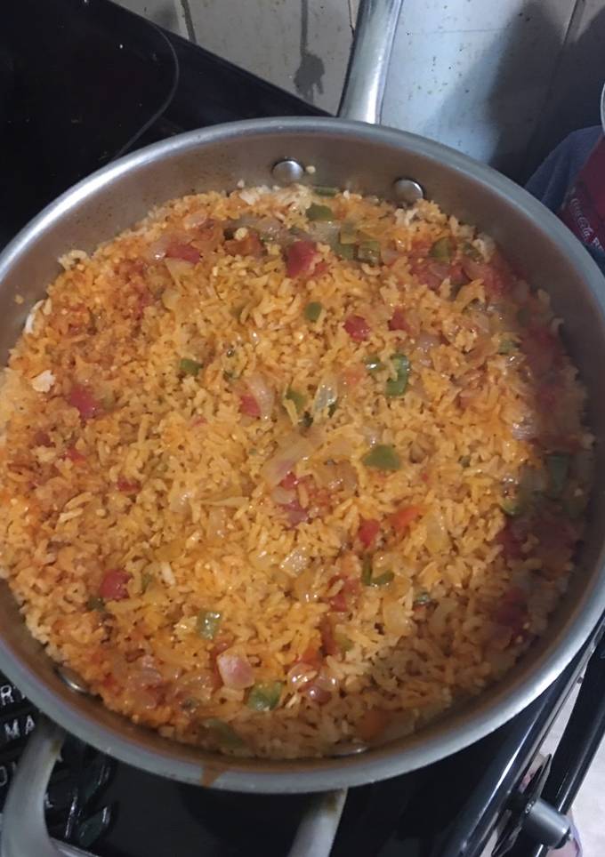 Authentic Spanish Red Rice Recipe by Ana Hernández - Cookpad