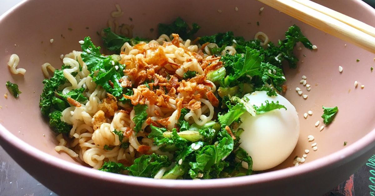 Dress Up Packet Ramen Recipe by Sally Strong - Cookpad