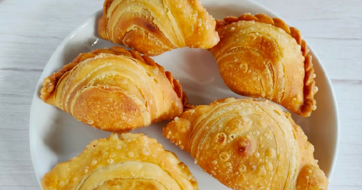 Resep Ala Karipap Isi Pisang Coklat Keju oleh Erni0787 - Cookpad