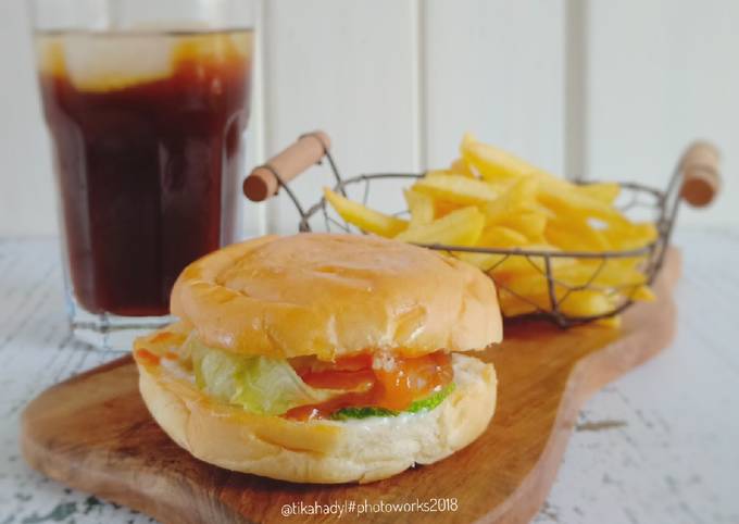Resep Beef Burger Rumahan oleh Tika Hadyanti - Cookpad