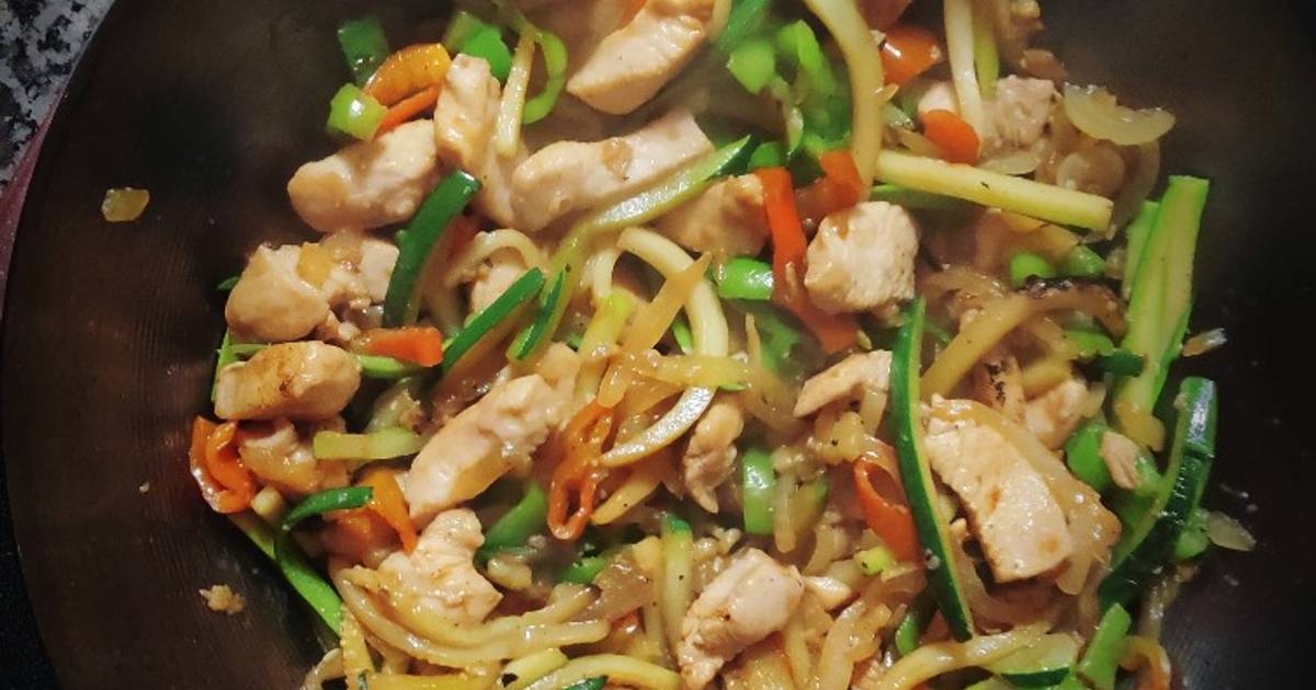 Wok de pollo y verduras Receta de Celia Zen- Cookpad