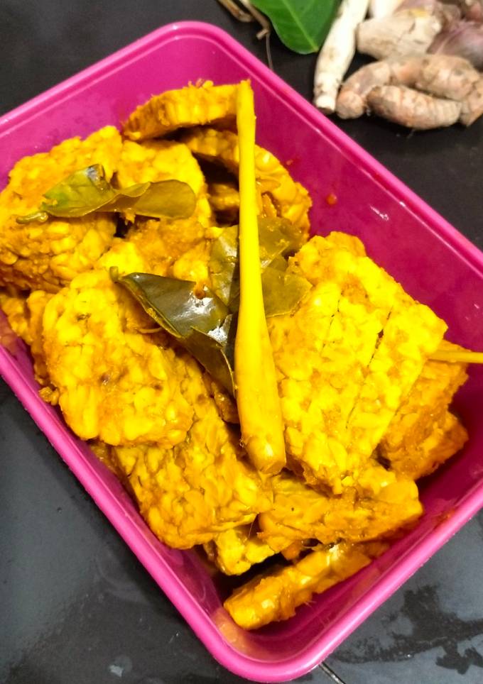 Resep Ungkep Tempe Bumbu Kuning Sedap (Stok Frozen) oleh RatihAng - Cookpad