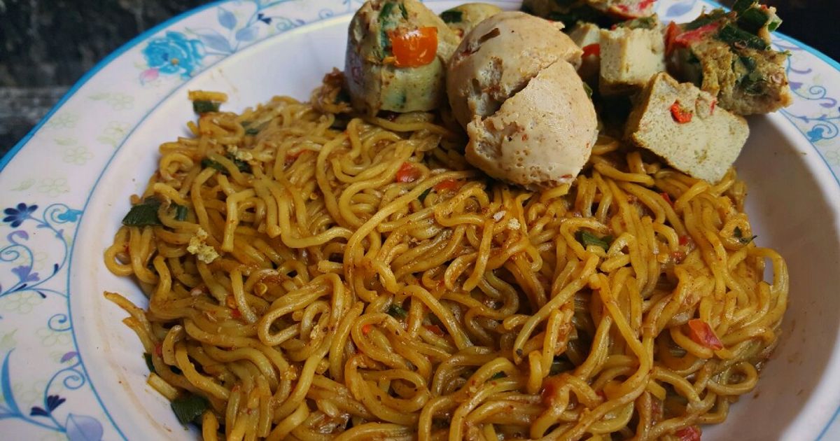 Indomie Da Awarar Kwai Recipe by Maimuna Zarewa - Cookpad