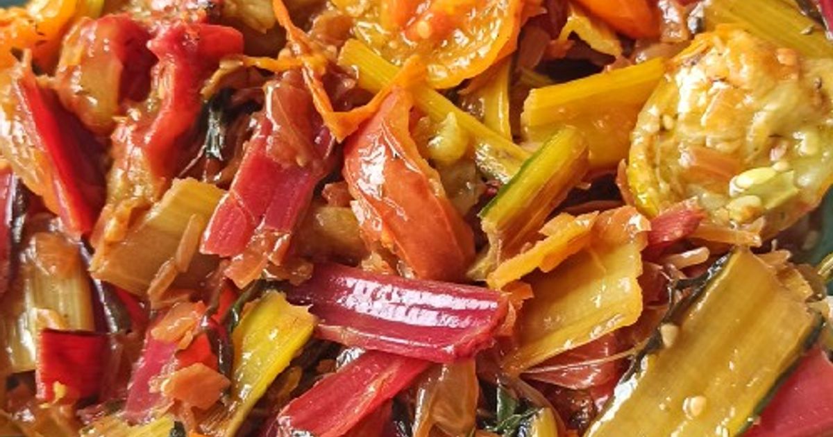 Côtes De Blettes Aux Tomates Confites de @chris and co food - Cookpad