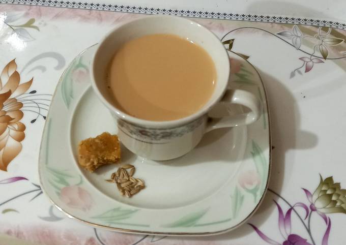 Gur wali chaye Recipe by Kulsoom Bukhari - Cookpad