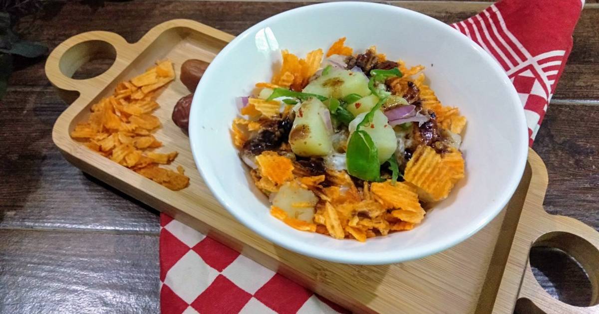 Chatpatti Aloo Chaat Recipe by Sumreen Farooq - Cookpad