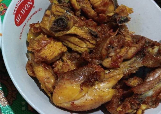 Resep Ayam Goreng Lengkuas ala Mimi Rita oleh Rita Subekti - Cookpad
