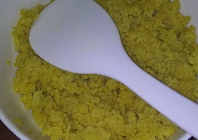 Resep Nasi kuning bumbu instant oleh keziaphrodita - Cookpad