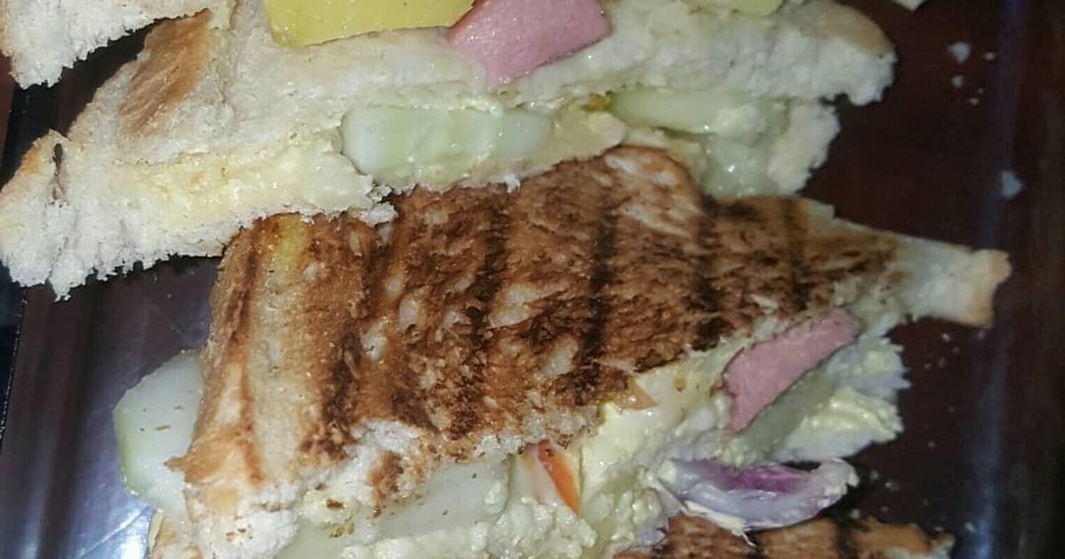 Vegetable And Sausage Sandwich Recipe by Mariya Balarabe Gambo - Cookpad