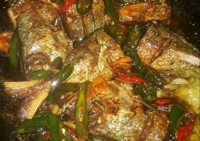 Resep Ikan kembung cabe ijo oleh Dapur Ummah - Cookpad