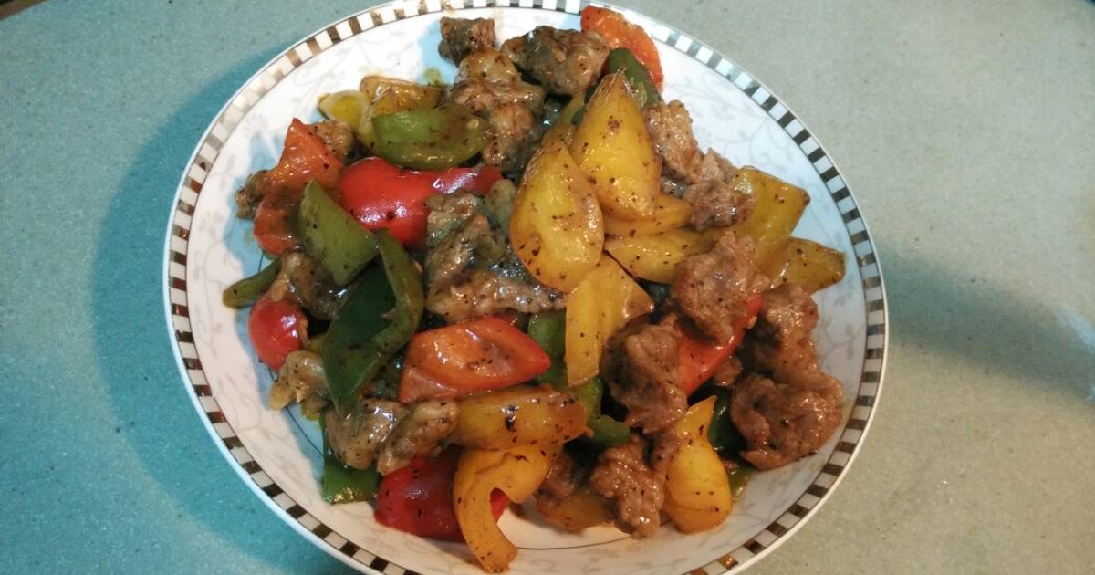 Resep Daging sapi dan paprika masak black papper sos oleh Yuliati - Cookpad