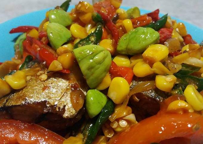 Resep Tumis Peda Jagung manis dan pete oleh Septi Sulistyowati - Cookpad