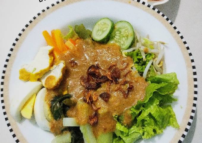 Resep Gado2 Bumbu Pecel oleh Mommy IYELL - Cookpad