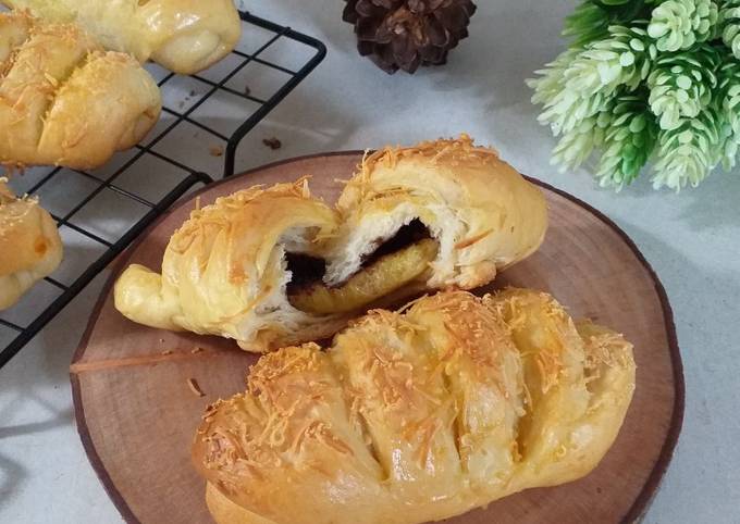 Resep Roti Isi PisCok oleh Tati Noerh - Cookpad