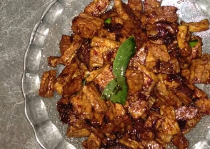 Resep Sambal Goreng Kecap Tempe Tahu Gembos oleh alfi syahroini - Cookpad