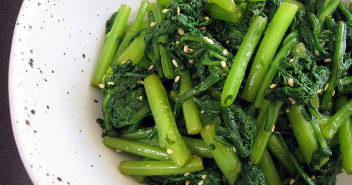 Shungiku (Edible Chrysanthemum) Salad Recipe by Hiroko Liston - Cookpad