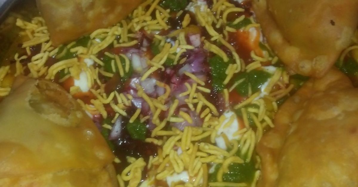 Samosa Chat Recipe by Srishti Singh - Cookpad