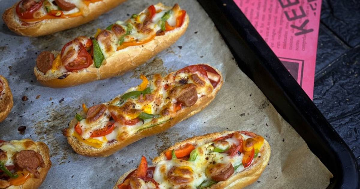 طريقة عمل فطائر الصامون بالنقانق والفلفل الألوان على اصولها بطريقة سهلة ...