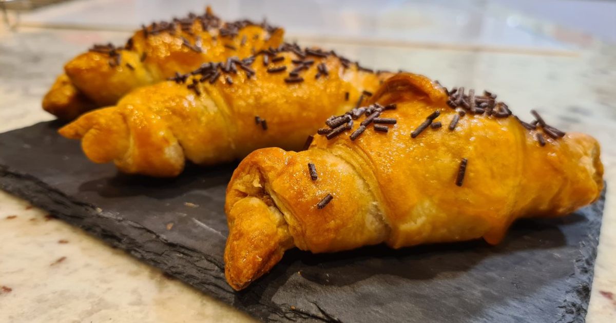 Croissant Relleno De Crema Lotus Receta de Ptega