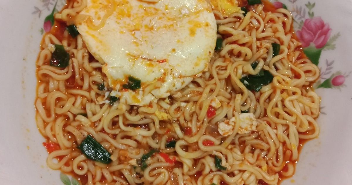 Resep Mie Becek Pedas oleh Eka Putriy - Cookpad