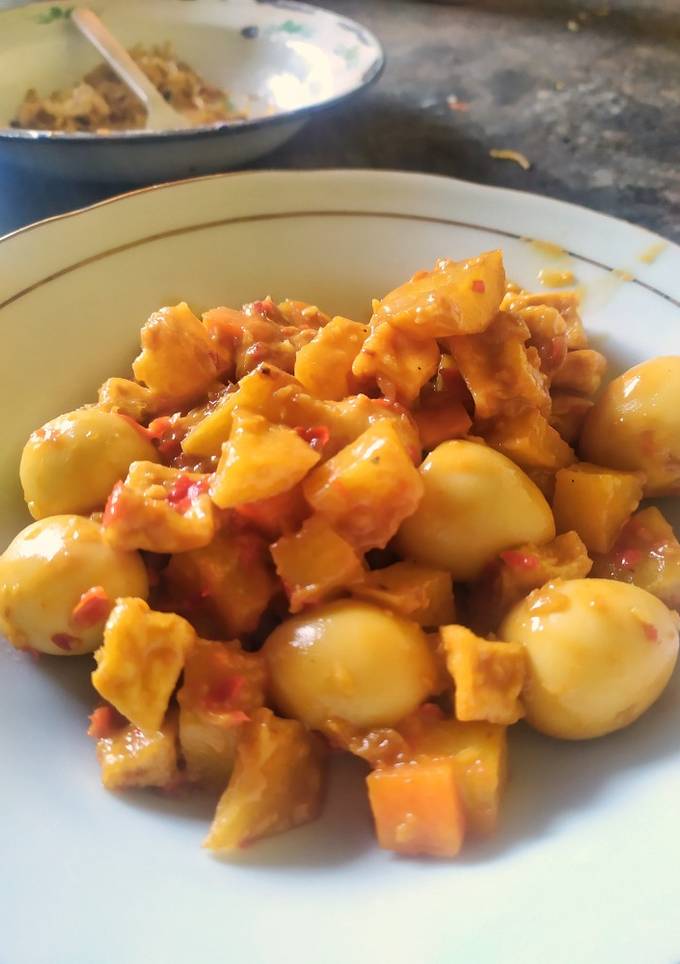 Resep Sambal goreng kentang telur puyuh oleh Saluna Mahira - Cookpad
