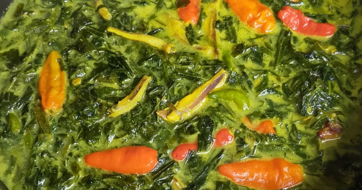 Resep Sayur Ubi Tumbuk (Daun Singkong) oleh Vie Satria - Cookpad