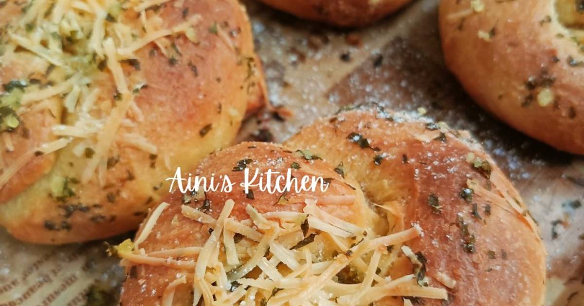 Resep Homemade Garlic Knots Bread oleh Aini's Kitchen - Cookpad