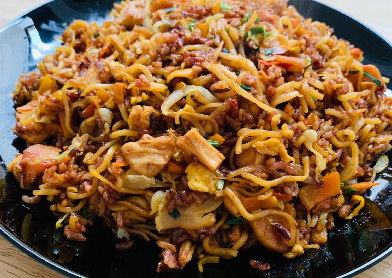 Resep Nasi goreng mawut beras merah oleh Vin’s Kitchen - Cookpad