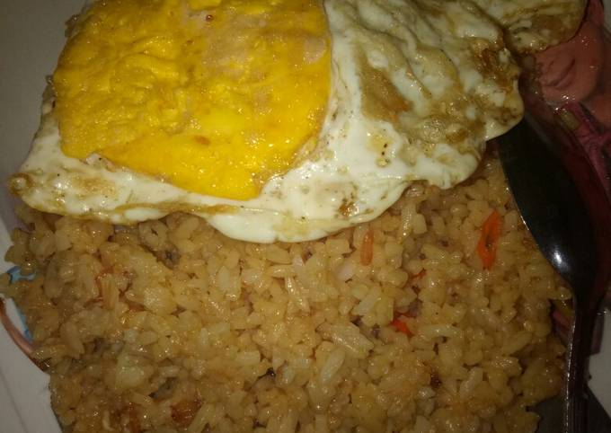 Resep Nasgor simpel oleh Bundanya Queen - Cookpad