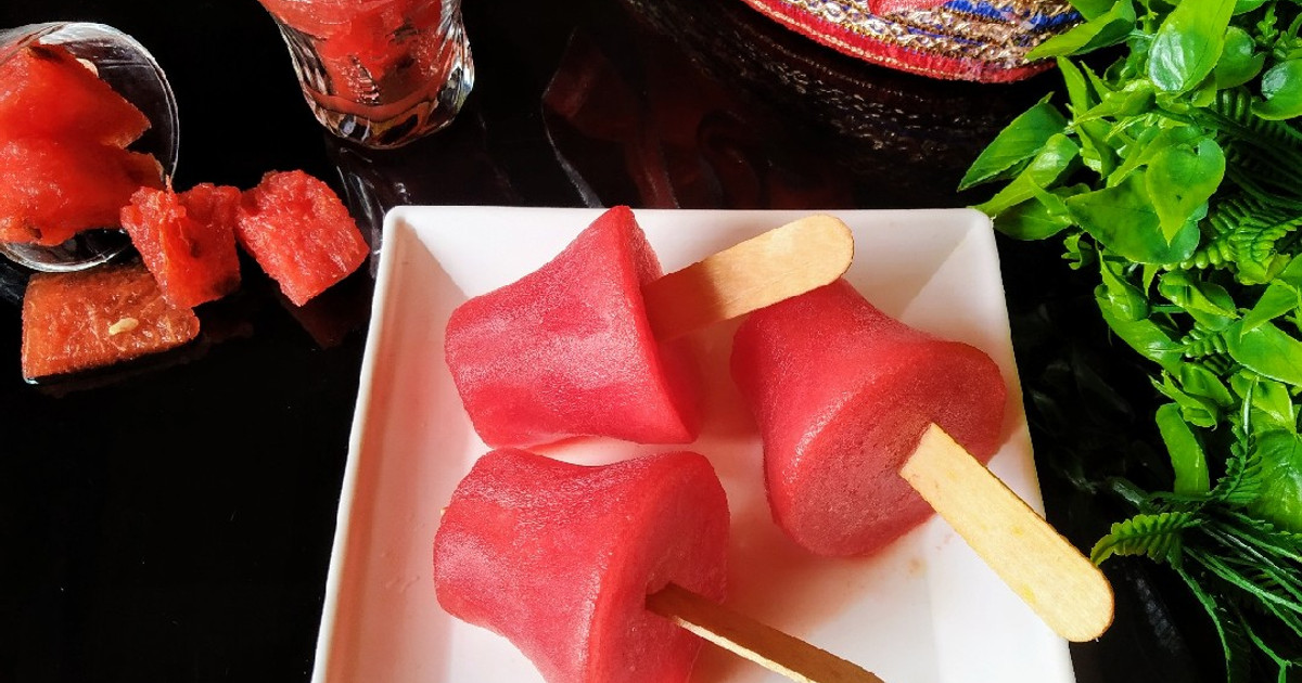 Watermelon Popsicles Recipe by Anitha (Annie) - Cookpad