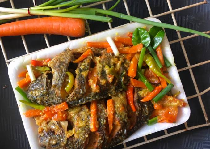 Resep Pesmol ikan Nila oleh Dinda Prilia - Cookpad