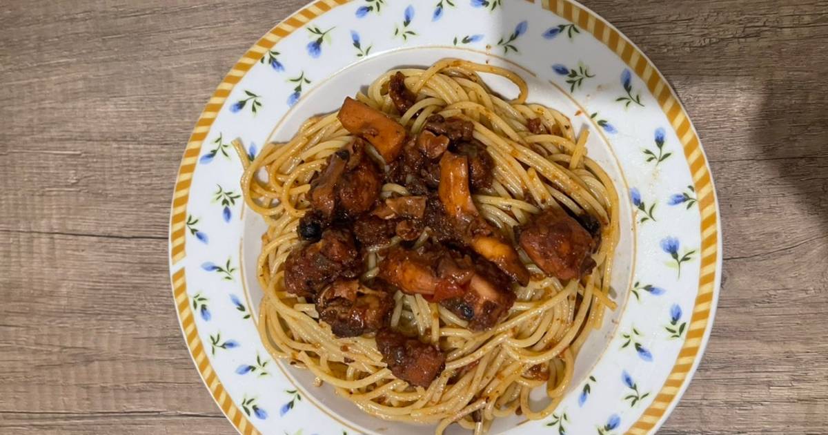 Μακαρόνια με χταπόδι και διάφορα θαλασσινά συνταγή από τον/την ...