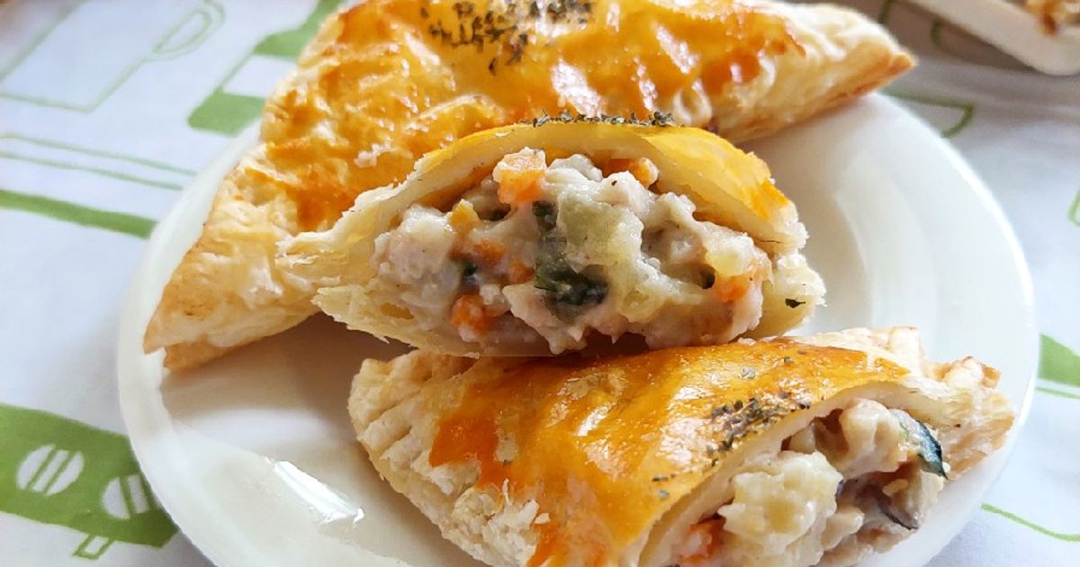 Resep 50. Puff Pastry Isi Raugout Ayam oleh Mutt Maa - Cookpad